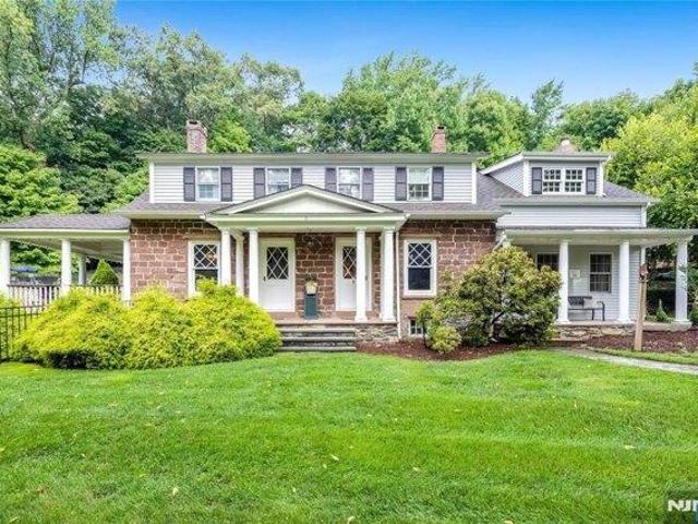 house with 5 bedroom, Upper Saddle River NJ ES105552675