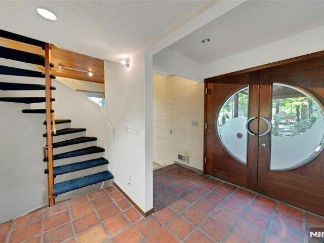 house with 5 bedroom, Upper Saddle River NJ ES105140013