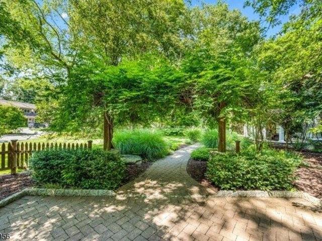 house with 5 bedroom, Upper Saddle River NJ ES105141896