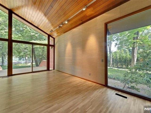 house with 5 bedroom, Upper Saddle River NJ ES105278486