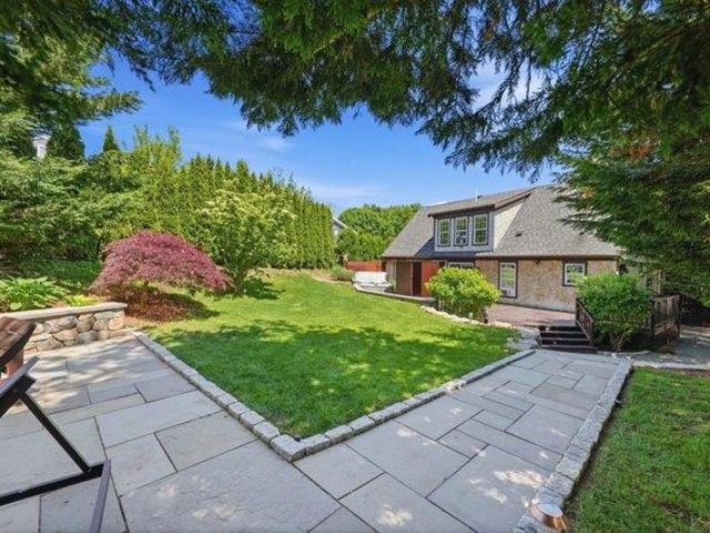house with 5 bedroom, Vineyard Haven MA ES105082517