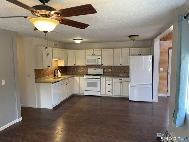 house with 5 bedroom, Voluntown CT ES105113906