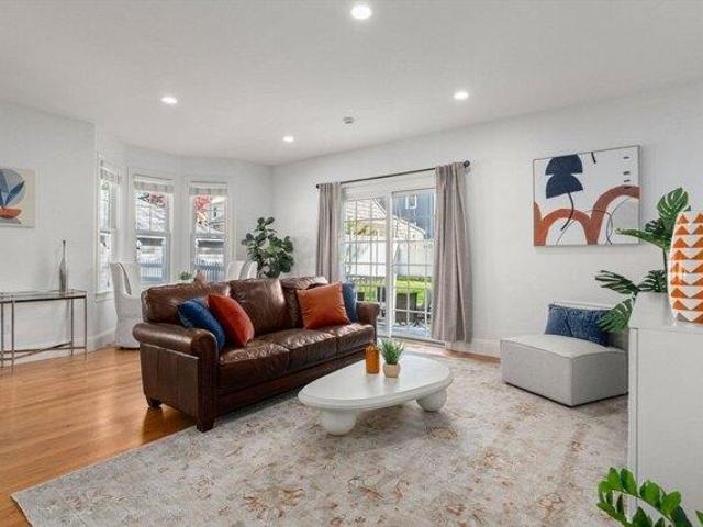 house with 5 bedroom, Waltham MA DLS103126339