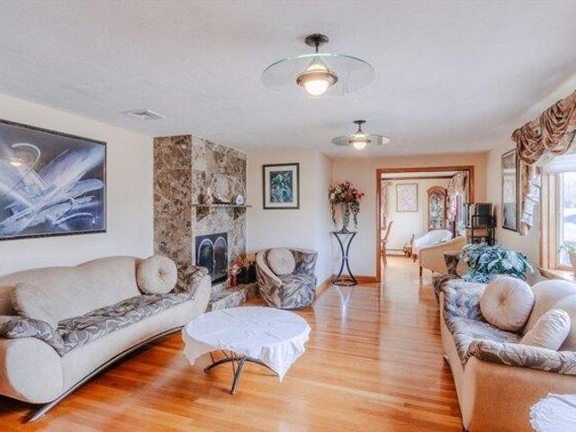 house with 5 bedroom, Waltham MA DS102960091