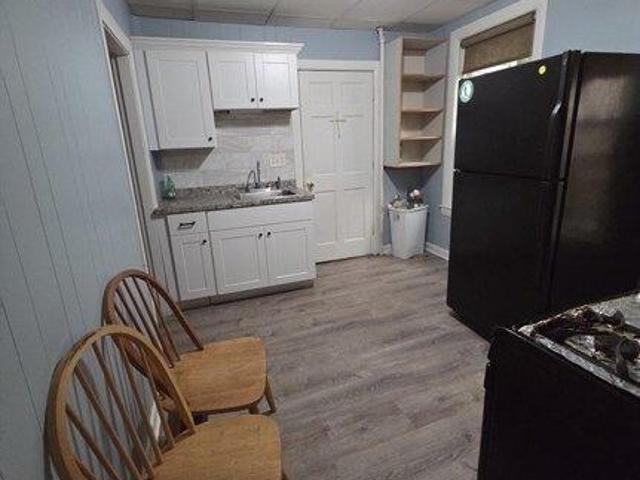 house with 5 bedroom, Waltham MA ES105142998
