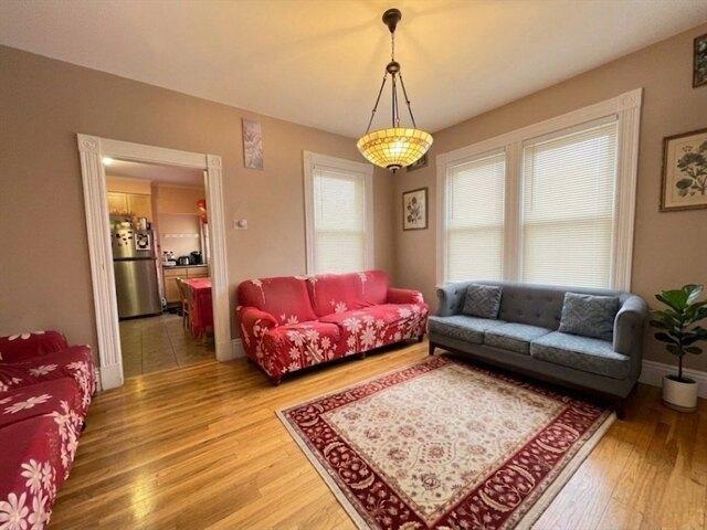 house with 5 bedroom, Waltham MA ES103496266