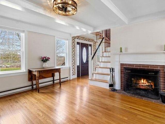 house with 5 bedroom, Waldoboro ME ES103849576