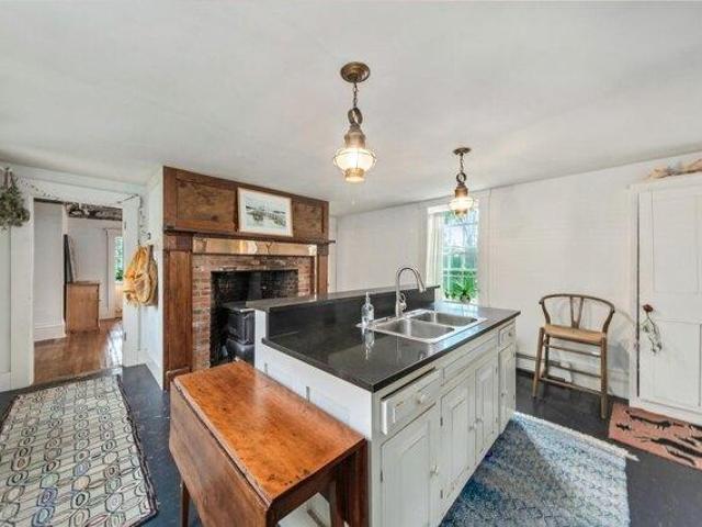 house with 5 bedroom, Waldoboro ME ES104571251
