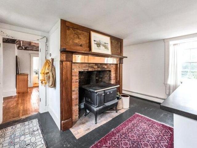house with 5 bedroom, Waldoboro ME ES105191114