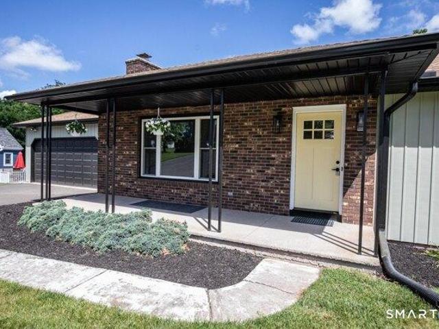 house with 5 bedroom, Wallingford CT ES104188414