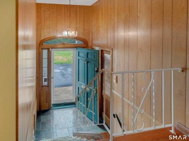house with 5 bedroom, Wallingford CT ES104111851