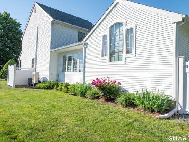 house with 5 bedroom, Wallingford CT ES104112763