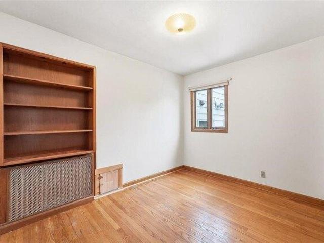 house with 5 bedroom, Wallington NJ ES104189778