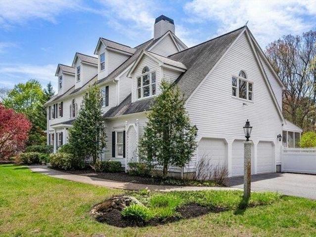 house with 5 bedroom, Walpole MA DLS102670888
