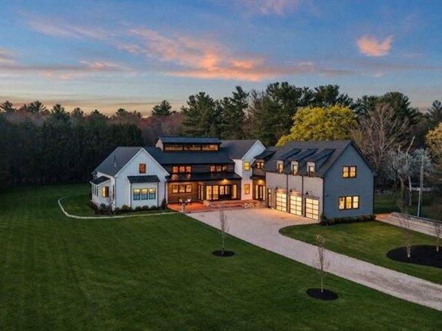 house with 5 bedroom, Walpole MA DLS102962255