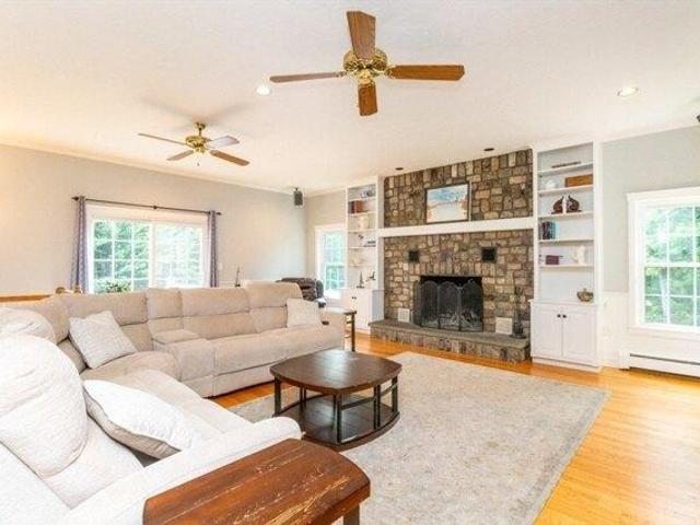 house with 5 bedroom, Walpole MA ES104328623