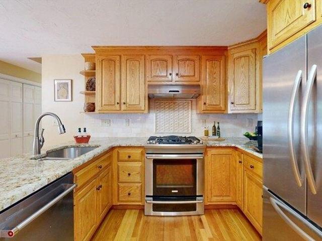 house with 5 bedroom, Walpole MA ES105157621