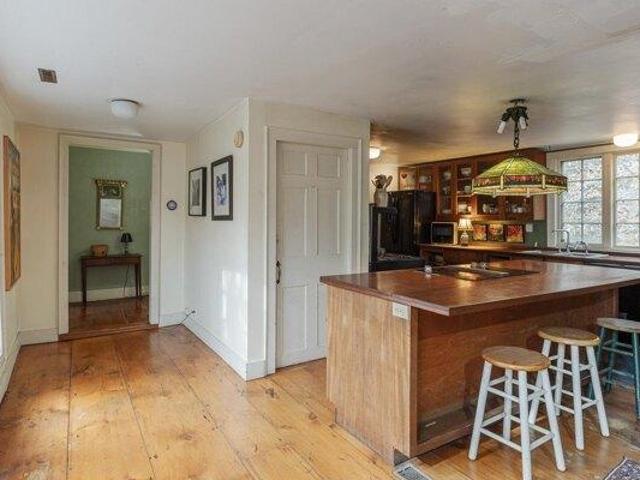 house with 5 bedroom, Walpole NH ES105095292