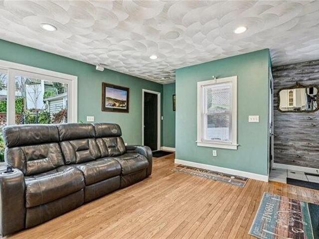 house with 5 bedroom, Warwick RI DLS102410929