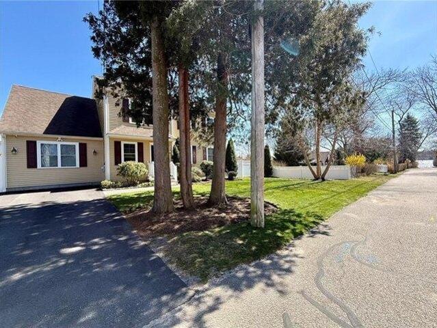 house with 5 bedroom, Warwick RI DS103019098