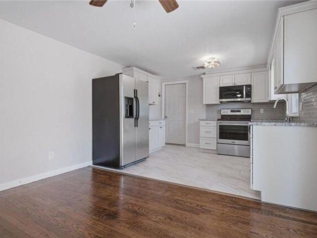 house with 5 bedroom, Warwick RI ES105080416