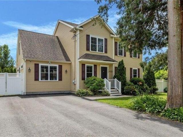 house with 5 bedroom, Warwick RI ES105114241