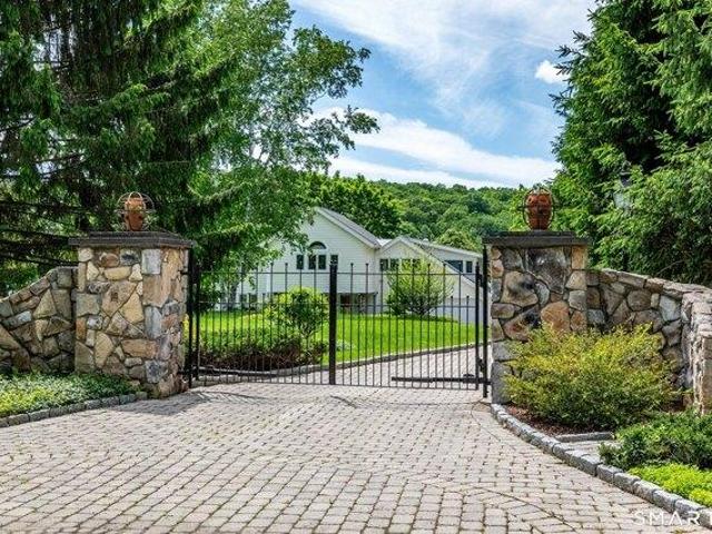 house with 5 bedroom, Warren CT DS104443079