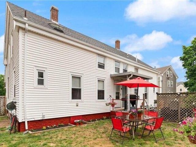 house with 5 bedroom, Warren RI ES104810928