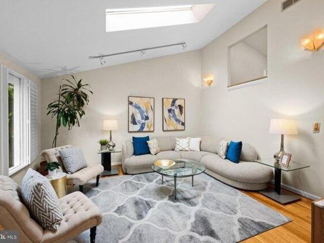 house with 5 bedroom, Washington DC ES104908242