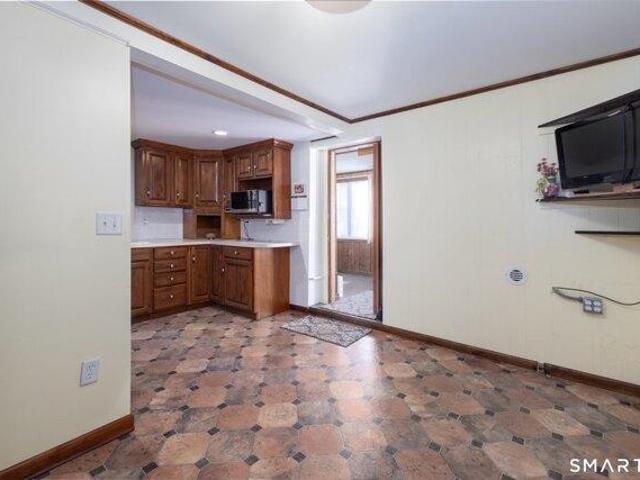 house with 5 bedroom, Waterbury CT DS103125101