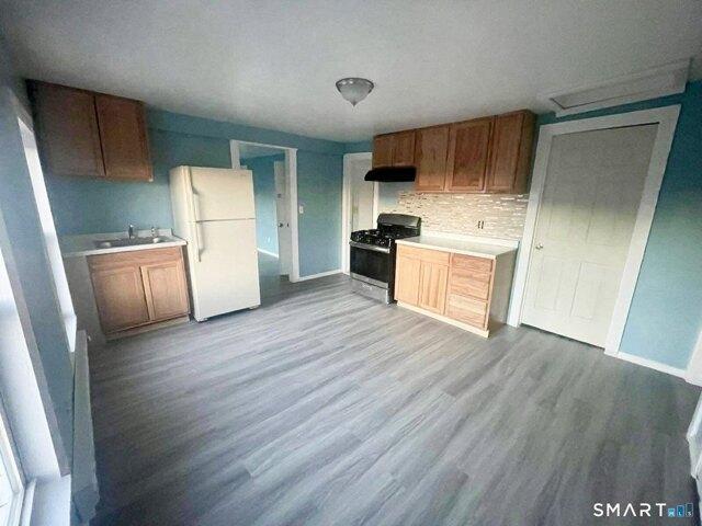 house with 5 bedroom, Waterbury CT ES103189870