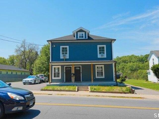 house with 5 bedroom, Waterbury CT ES104833516