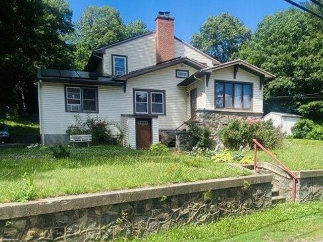 house with 5 bedroom, Waterbury CT ES104904558