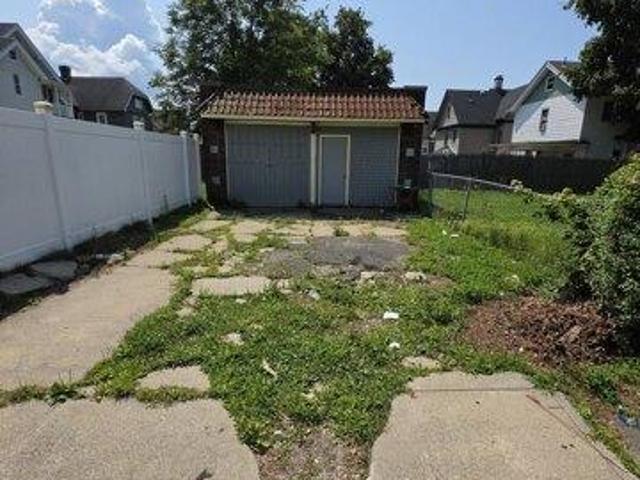 house with 5 bedroom, Waterbury CT ES105143684
