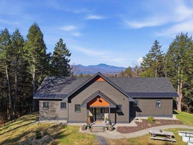 house with 5 bedroom, Waterbury VT ES104513640
