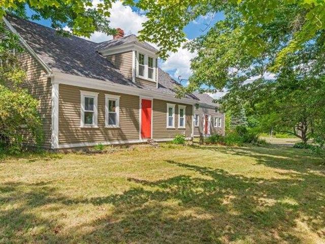 house with 5 bedroom, Waterboro ME ES105205113