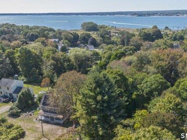 house with 5 bedroom, Waterford CT ES103073751