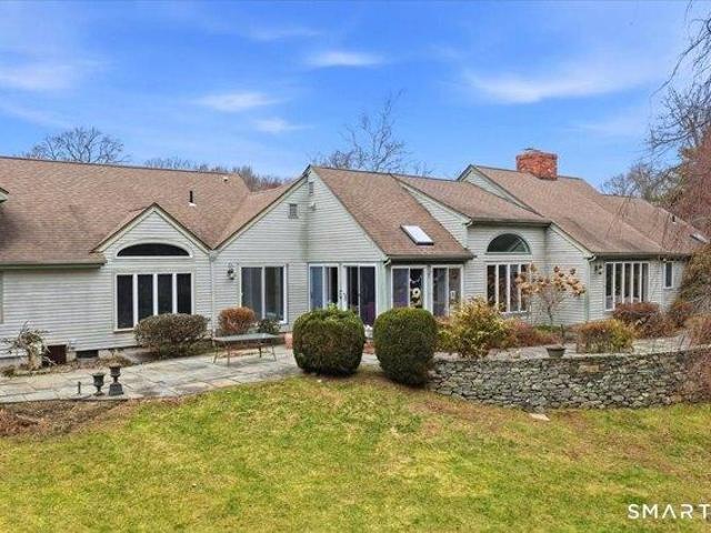 house with 5 bedroom, Waterford CT ES103158610