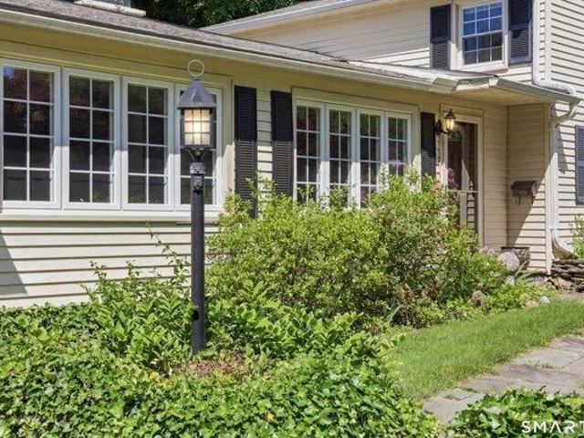 house with 5 bedroom, Watertown CT ES103070058