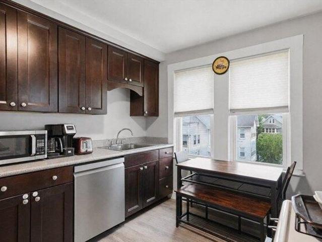 house with 5 bedroom, Watertown MA DS103969641