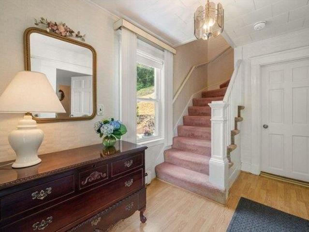 house with 5 bedroom, Watertown MA DS104374450