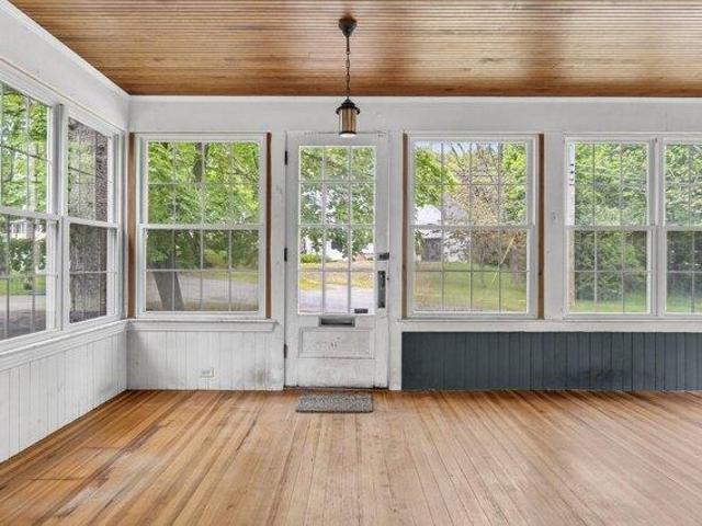 house with 5 bedroom, Waterville ME ES105207315