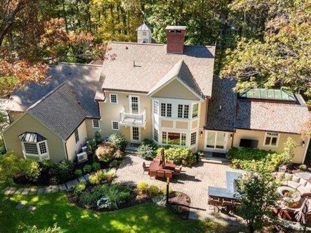 house with 5 bedroom, Wayland MA DLS103037133