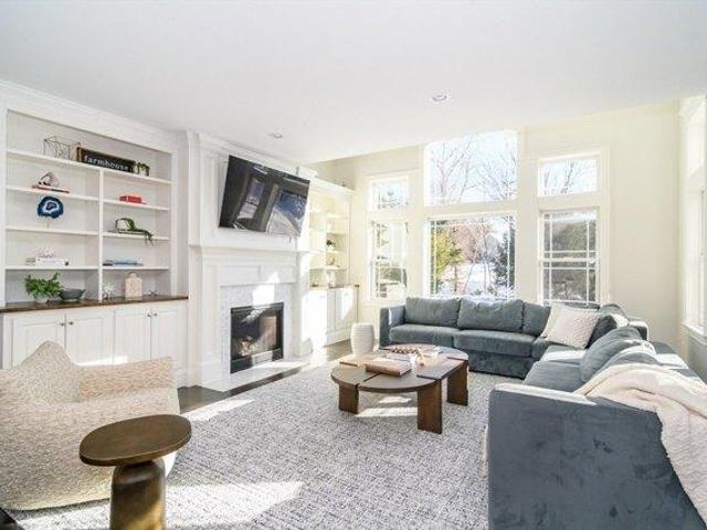 house with 5 bedroom, Wayland MA DS102561224