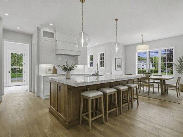 house with 5 bedroom, Wayland MA ES104444959