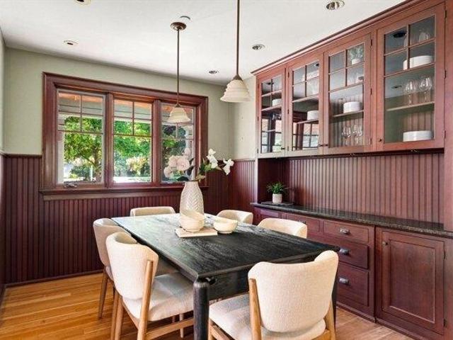 house with 5 bedroom, Wayland MA ES105106188