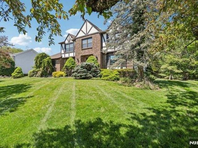 house with 5 bedroom, Wayne NJ DS102030309