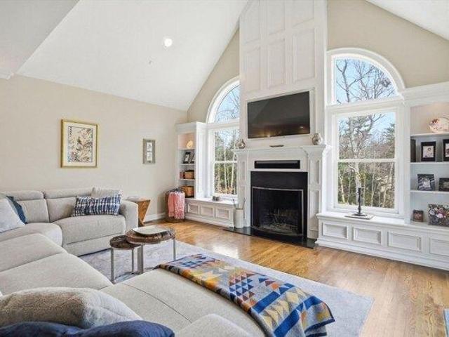 house with 5 bedroom, Wenham MA DLS102960357