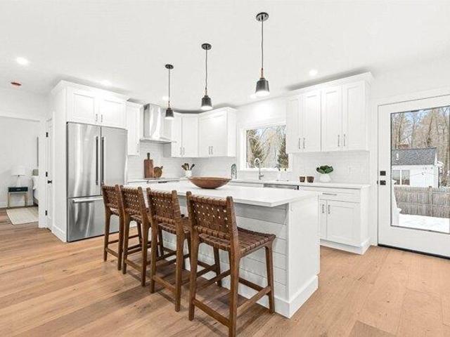 house with 5 bedroom, Wellesley MA DLS102670348