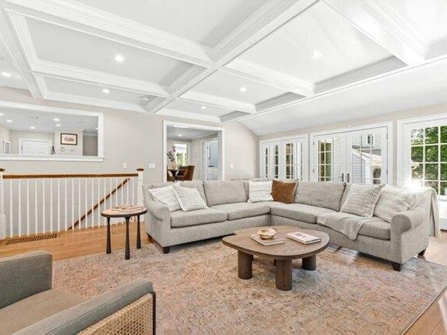 house with 5 bedroom, Wellesley MA ES103433448